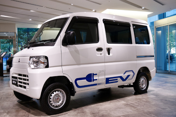 軽のポテンシャル、EVの今後…三菱自動車が新型MINICAB-EVと見据える今後のクルマのカタチ | CAR CARE PLUS